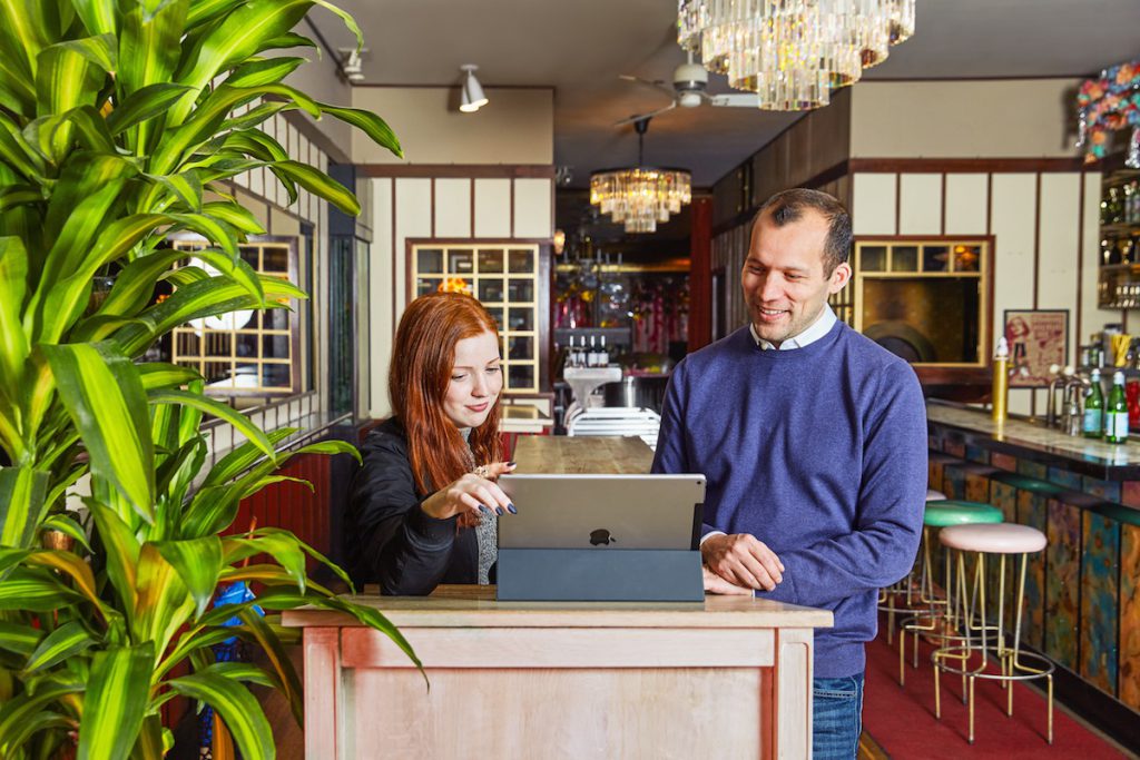 Why Tech Is the Future of Restaurant Hospitality | Modern Restaurant ...