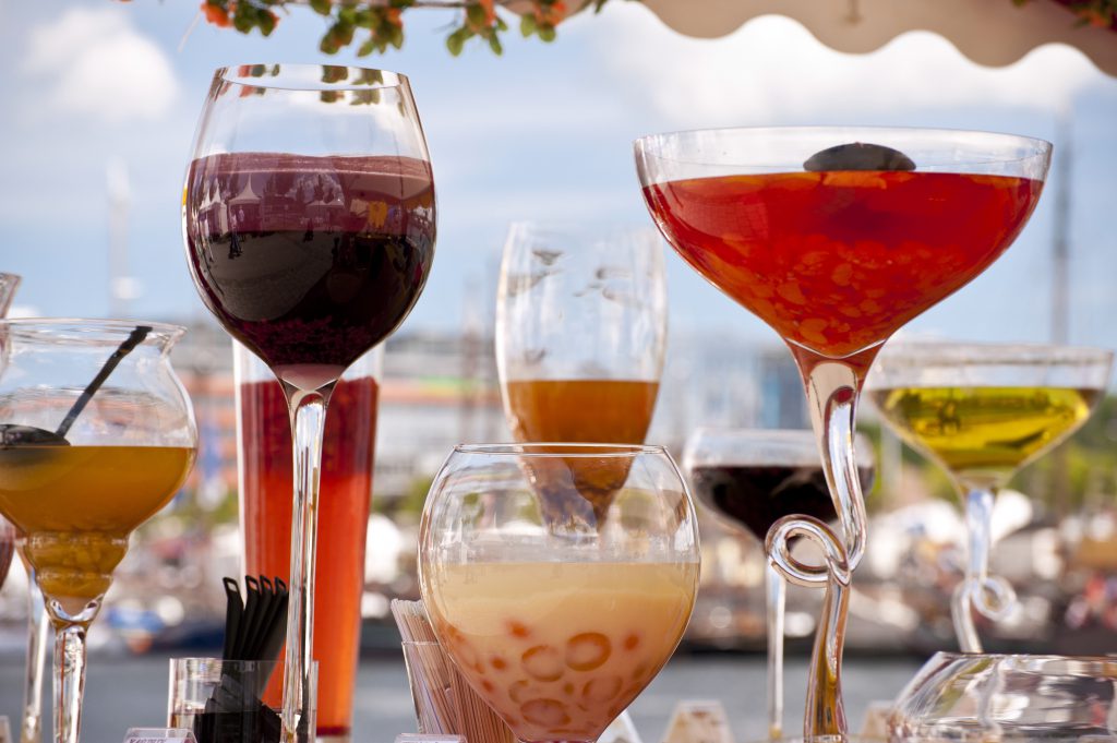 The World’s Craziest Cocktails (Infographic) | The World's Craziest ...