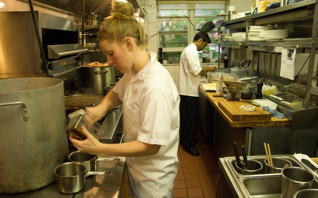 Anatomy of a Foodborne Illness Epidemic | Modern Restaurant Management ...
