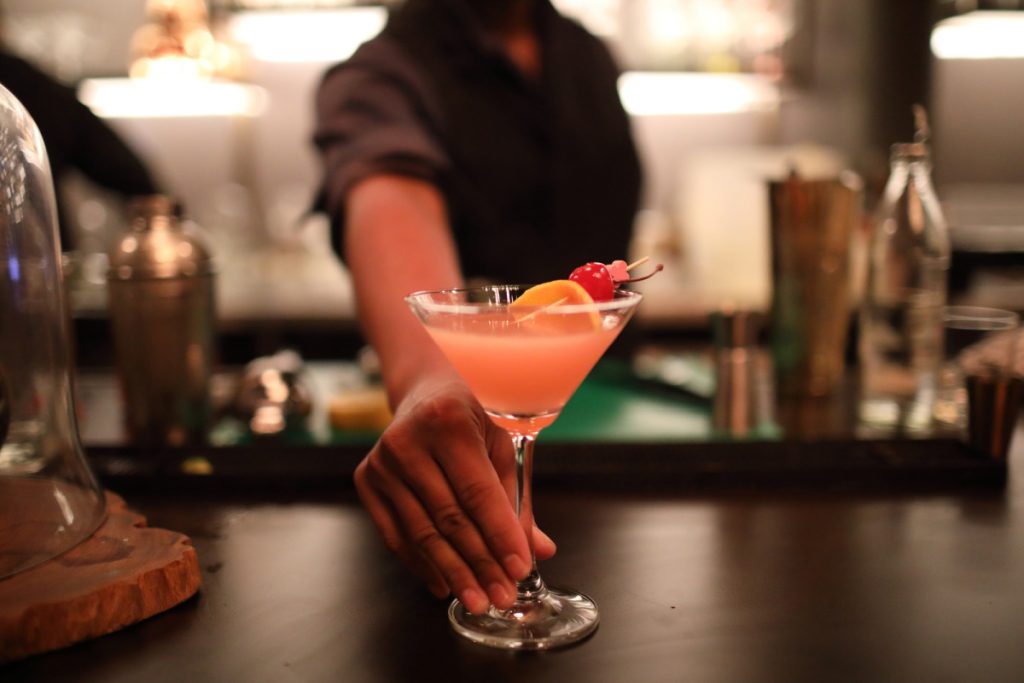 When to Stop Serving Alcohol and Refuse Service | Modern Restaurant ...