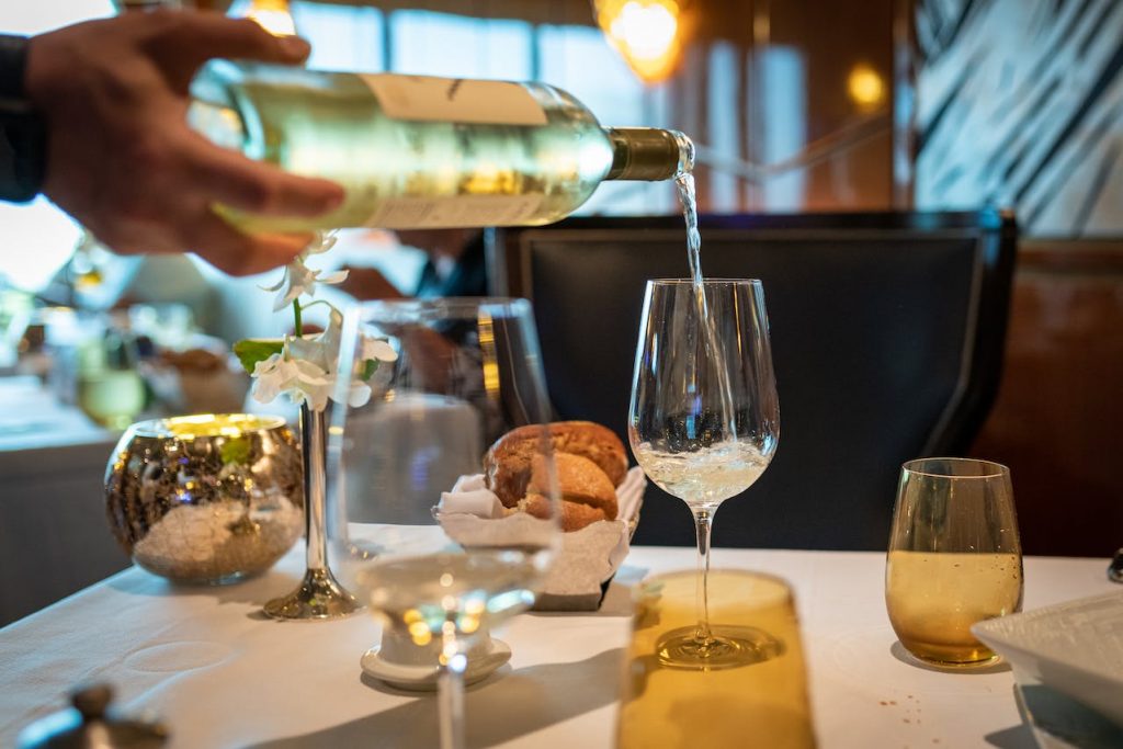 Mastering the Art of Anticipation: Recognizing Guest Cues Before They ...